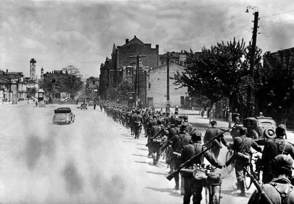 A Warm Welcome Turns Cold in Nazi-Occupied Ukraine