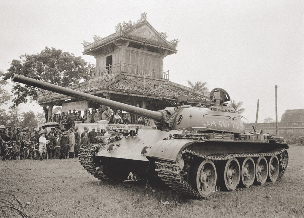 The Soviet T-54’s well-angled armor and 100 mm gun made it one of the ...