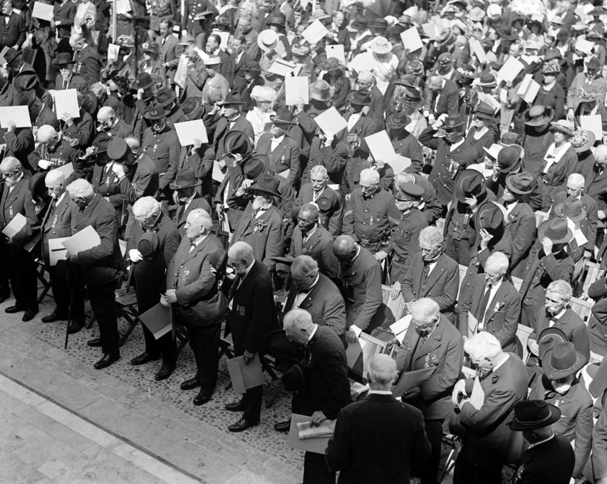 Civil War veterans in the crowd at the dedication of the Lincoln ...