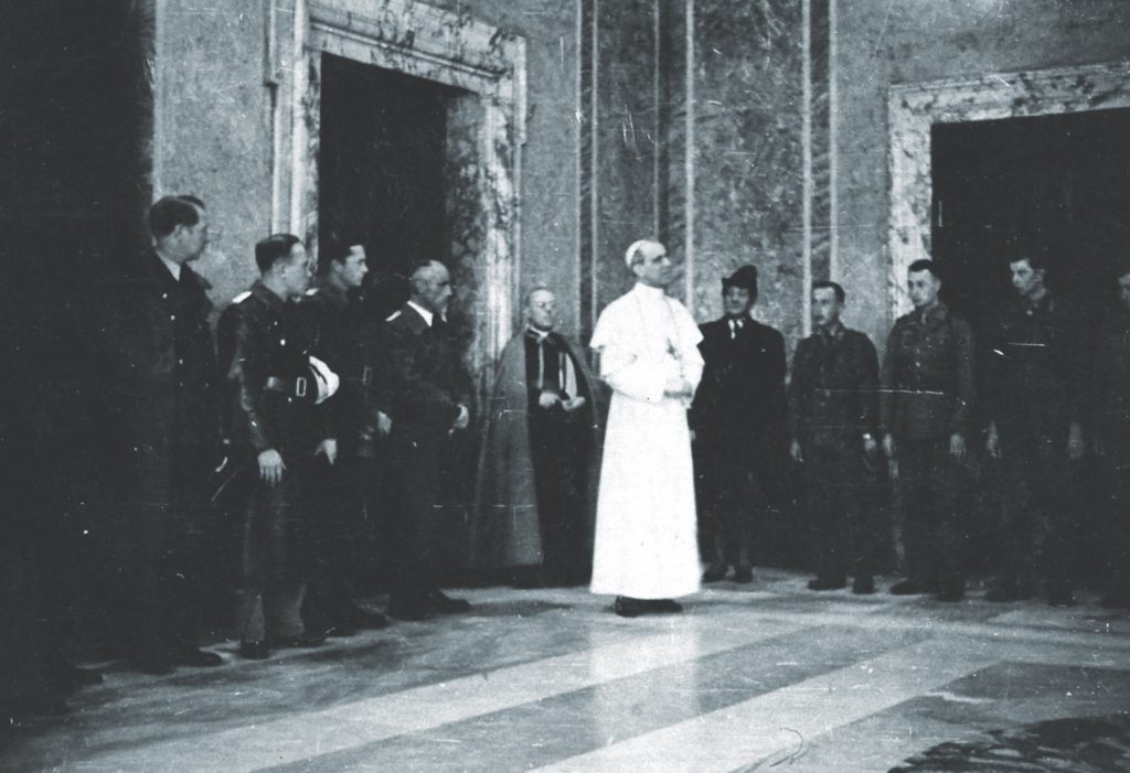 Book Review: The Pope at War / The Secret History of Pius XII ...