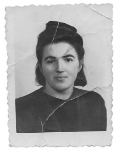 This Holocaust Survivor Told the Horrors of War With Fabric and Thread