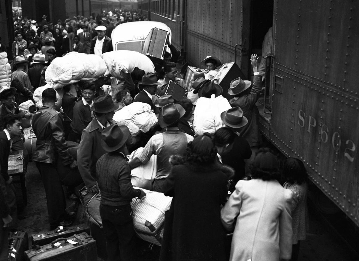 Japanese-Americans-load-onto-trains-to-transport-to-an-22assembly ...