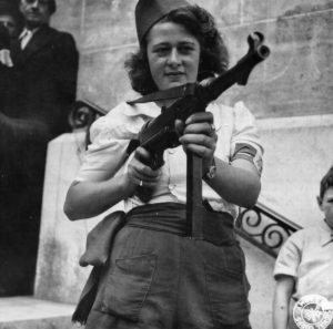 Simone Segouin, Famed French Resistance Fighter, Dies at 97