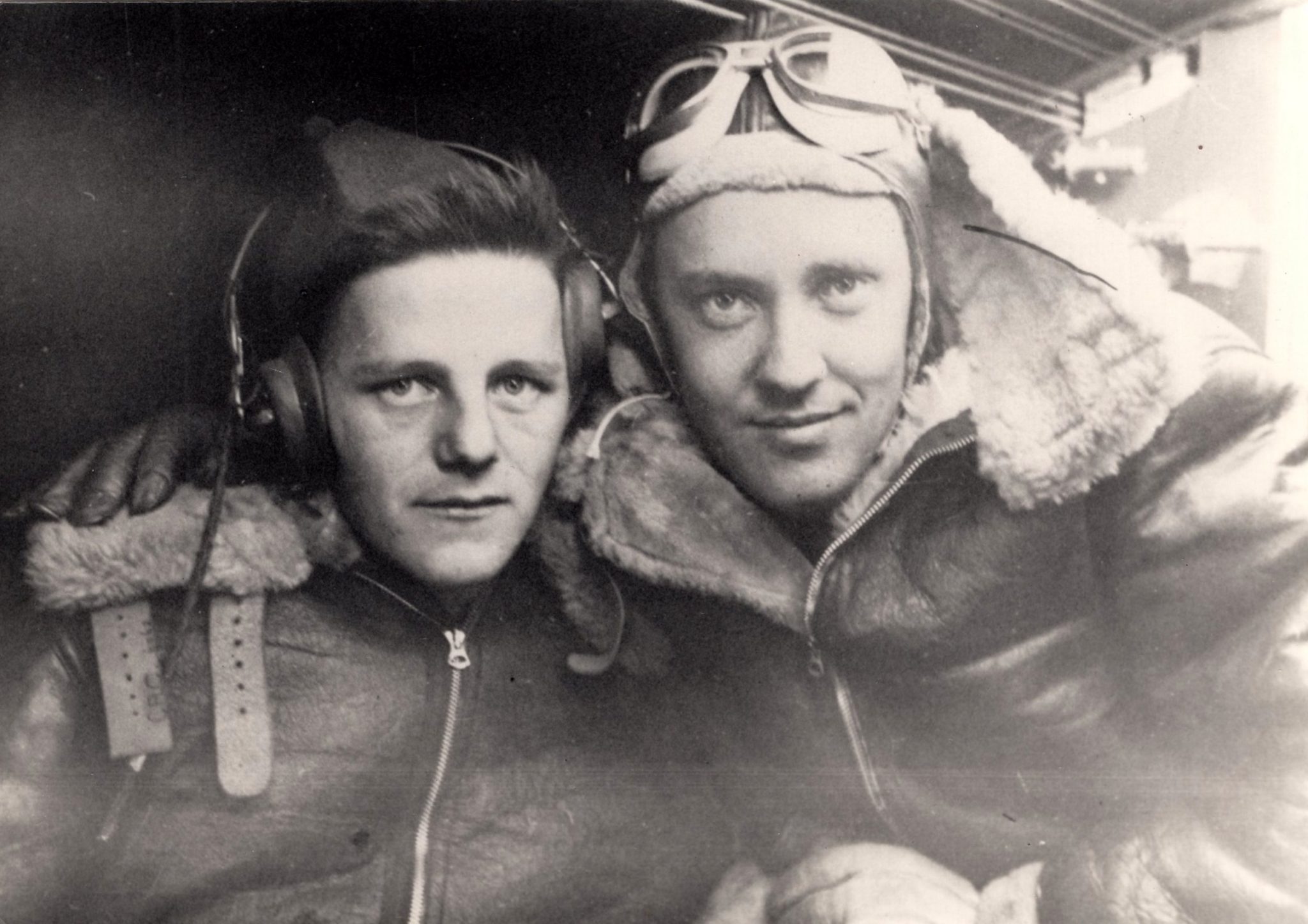 Frank Murphy and fellow crewmember | HistoryNet