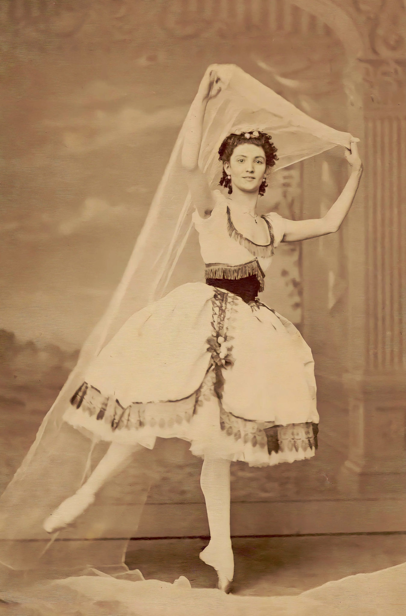 The Most Popular Dancer of Her Era, She Once Shared the Stage With ...