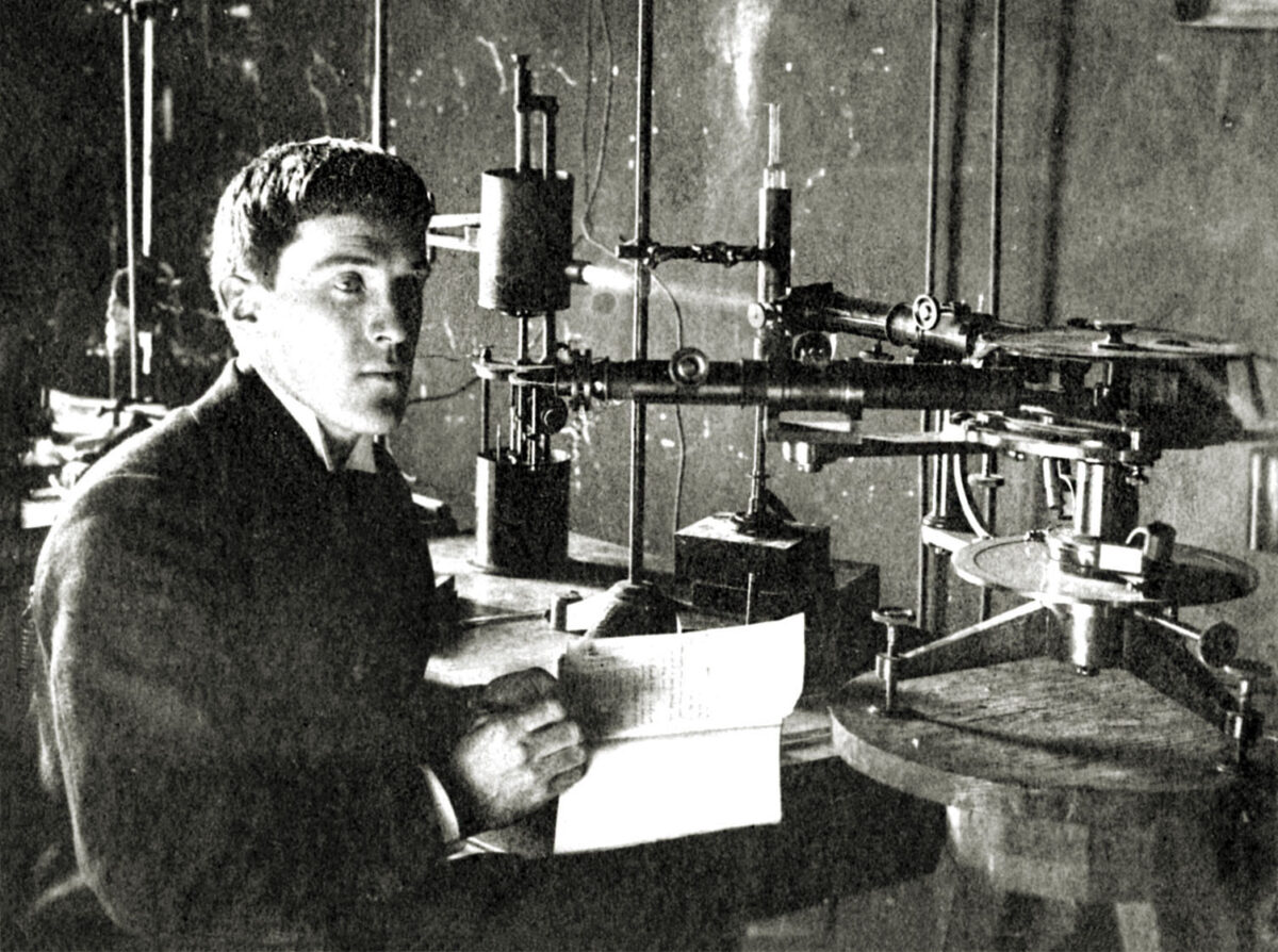 One Week Before This Pioneering Aviator's Tragic Death, An American ...