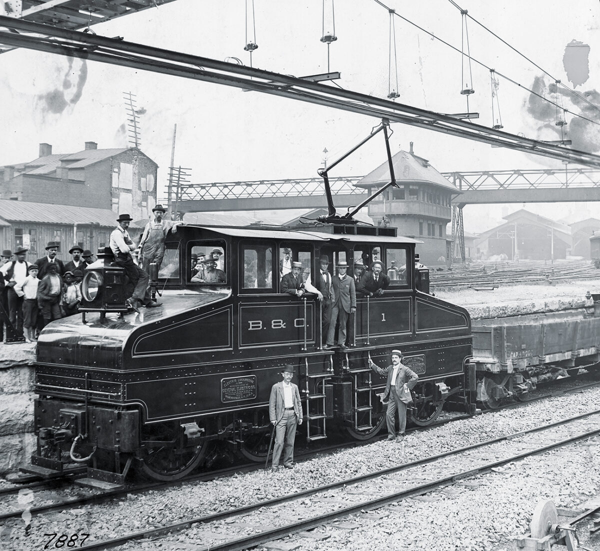 Zap! American Railroads Go Electric