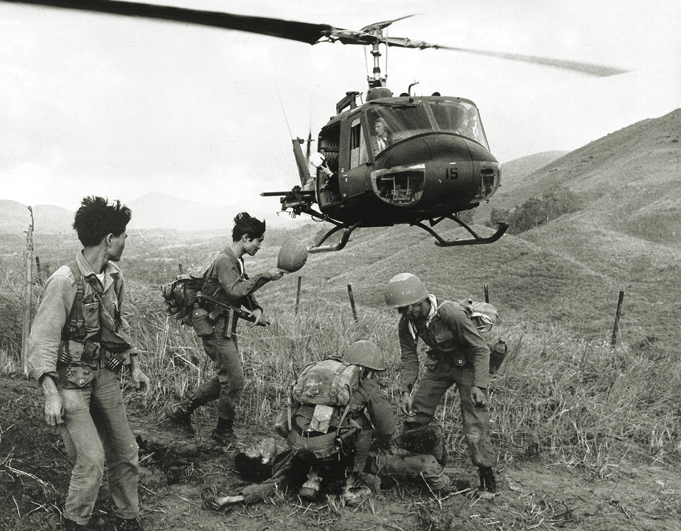 When a Vietnamese Ally Was Wounded, Two American Soldiers Had to Choose ...
