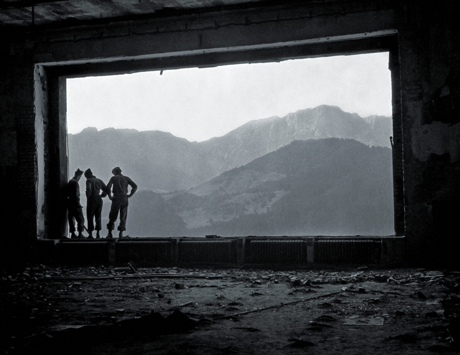 This Young G.I. Broke the Rules to Capture Raw Images of the European ...